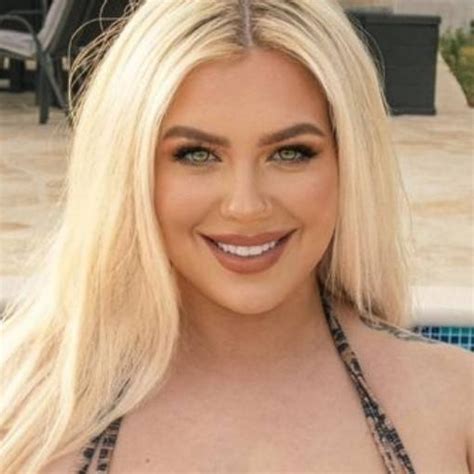 Chat With Nina Phoenix Enjoy Free Ai Character Voice Chat Talkie Ai Fantasy