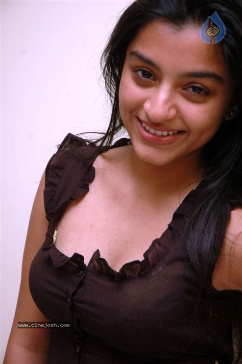 Alisha Hot Stills Photo 32 Of 45