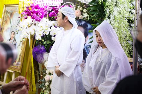 Con G I Ru T C A Ns V Linh L N U Xu T Hi N Trong L Tang