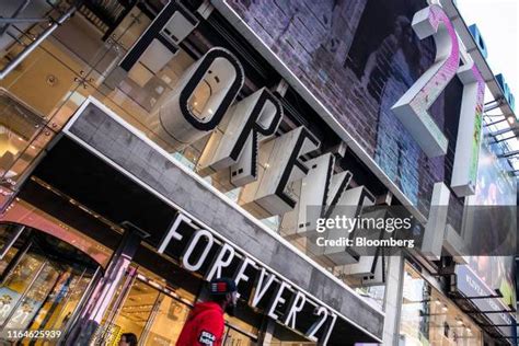 Forever 21 Times Square Photos And Premium High Res Pictures Getty Images