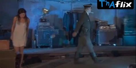 Denisa Pfauserova Butt Scene In Mordparta