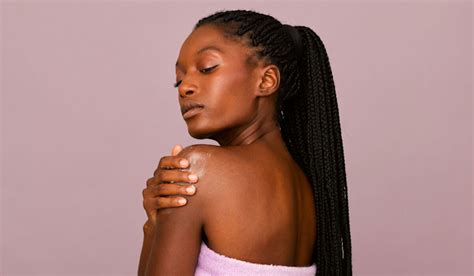 How To Help Stop A Rash From Spreading According To Skin Experts