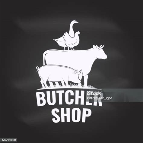 정육점 배지 또는 소 쇠고기 돼지 고기 돼지 닭고기와 라벨 소 쇠고기 돼지 돼지 닭 실루엣빈티지 타이포그래피 심볼 디자인 도살장 고기 가게 시장 레스토랑 사업 가금류에 대한