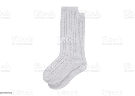 흰색 흰색 배경에 고립 된 디자인을위한 흰색 색상 짧은 미니 양말 모형 광고 로고 브랜딩을 위한 모의 및 라벨로 스포츠를 위한 짧은 양말 세트 페어 스포츠 코튼 양말 3