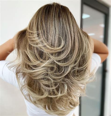 50 Modern Feathered Hair Ideas For Women Of All Ages Hair Adviser