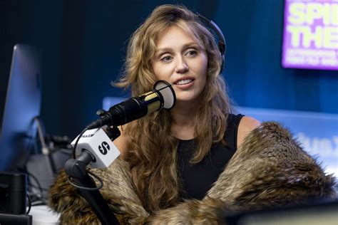 Miley Cyrus Pairs A Subtle New Hair Transformation With Shredded Jeans