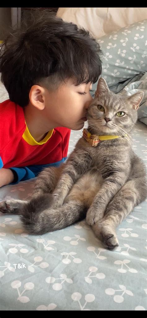 แม่ตอบยังไงดี เรียงความวันแม่ แม่บอกมีลูก 2 คน ทำไมผมไม่มีขนเหมือนชาคริต