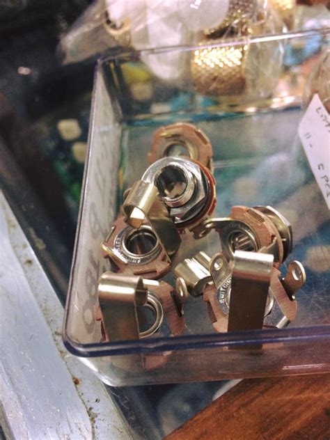 Guitar Salon New Stocks Arrived Switchcraft Output