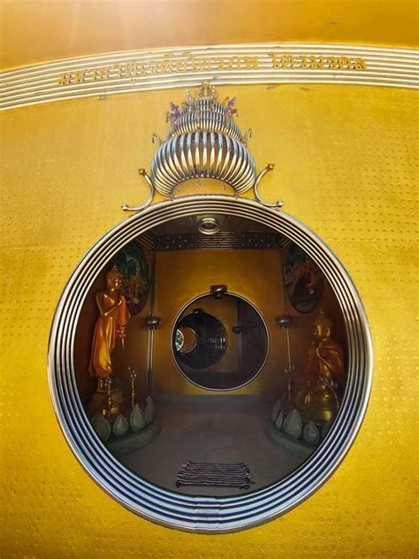 วัดพระมหาเจดีย์ไตรภพไตรมงคล หรือ เจดีย์สแตนเลส ตั้งอยู่ในอำเภอหาดใหญ่ จังหวัดสงขลา ตั้งเด่นเป็น