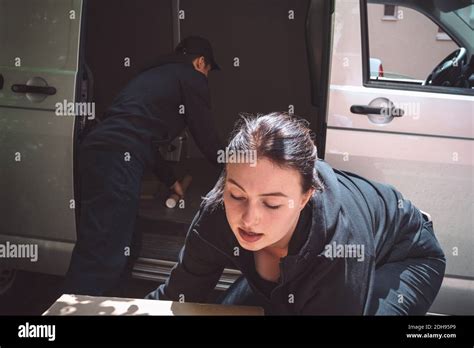 Indian Delivery Truck Hi Res Stock Photography And Images Alamy