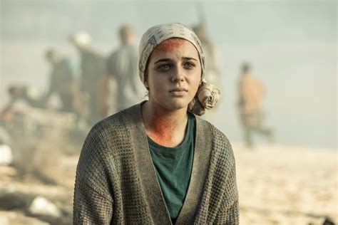 Fear The Walking Dead S07e15 Images Is This Alicias Last Stand