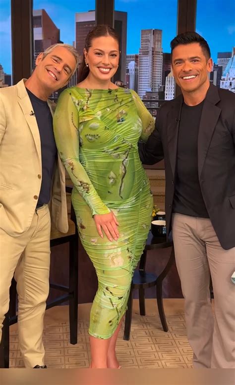 Worlds Sexiest Woman Ashley Graham Shows Off Her Incredible Curves In