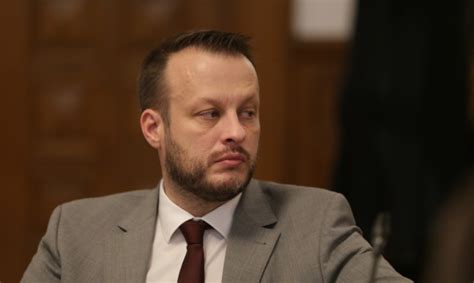 Човек на Киро и Асен налива акъл по телевизията поиска от българите да Галерия Блиц