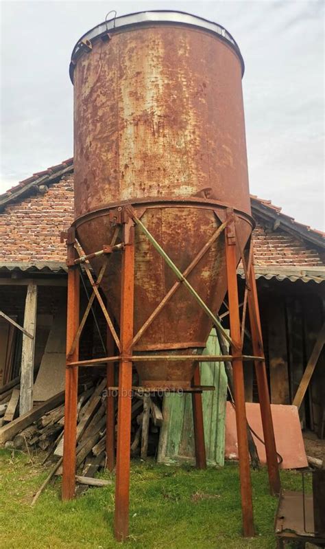 Силоз за зърно Резервоари Варели Бидони Цистерни Хисаря Много добро състояние Има