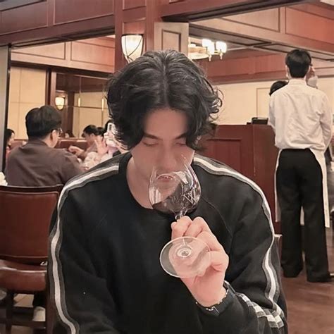 YongSeok (@ahn_yong_seok__) • Threads, Say more