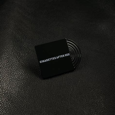 Cigarettes After Sex 락밴드 브로치 후루츠패밀리