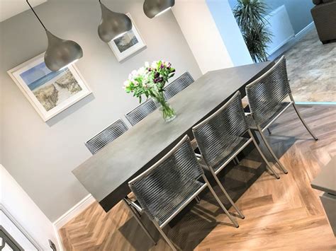 Contemporary Handleless Linear Kitchen With Double Peninsular Nkbco