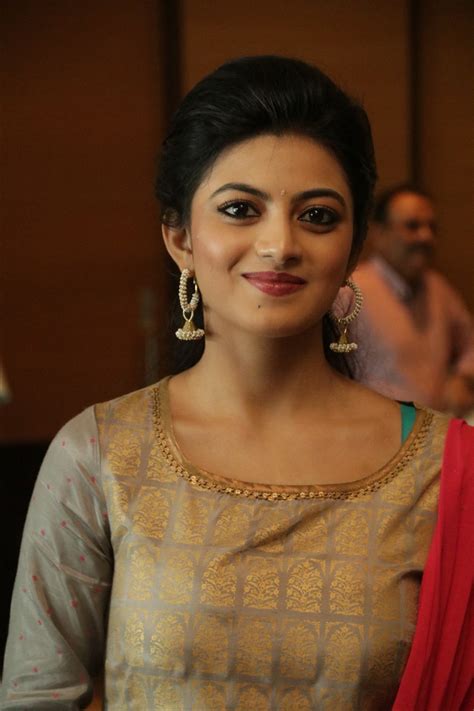 Telugu Cinema Photos News Wallpapers Stills Pics Movie Reviews Anandhi New Glamorous Photos Gallery