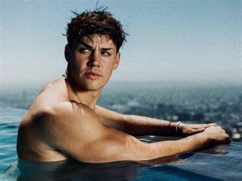 Noah Beck Biography Age Height Girlfriend Net Worth