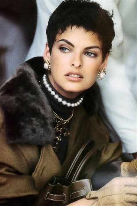 Linda Evangelista 90s Supermodel Icon Short Hair Ideas Linda Evangelista 90s Hair 80s