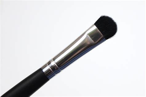 Coastal Scents Classic Shadow Medium Synthetic Brush Review Volleysparkle