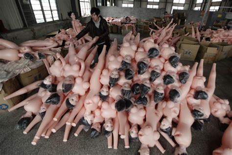 In A Chinese Sex Doll Factory Pictolic