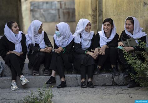 طالبان تلاش می‌کنیم تا دو هفته‌ی دیگر دروازه‌های مکاتب را به روی