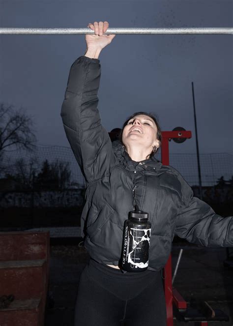 Concrette Bottle Displaay Offline