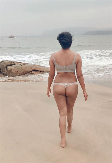 This Is How My Wifey Gave Her Beach Bum View To The Onlookers 🍑😉 R
