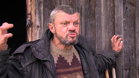 Отец и соседи подозреваемого в изнасиловании девочки не верят в его