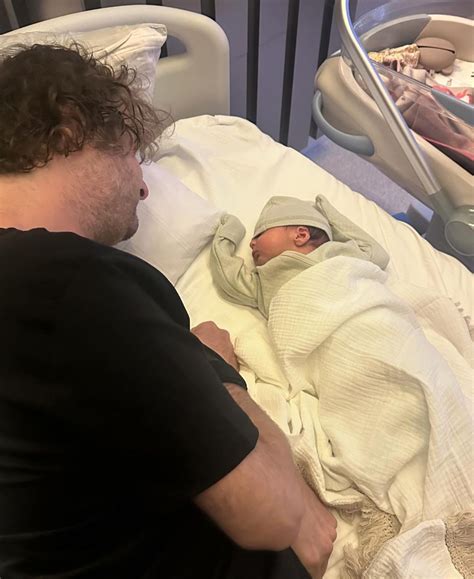 ლიკა ევგენიძის უახლესი ფოტოები ინსტაგრამიდან კვირის პალიტრა