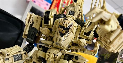 Transformers Masterpiece Movie Mpm 14 Bonecrusher In Hand Images Transformers News Tfw2005