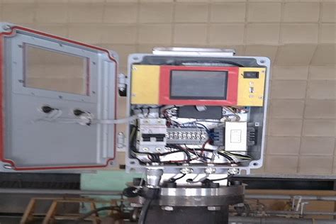 Floating Target Single Well Gas Liquid Multiphase Flow Meter