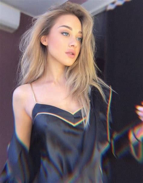 Голая Юлия Франц на горячих фото