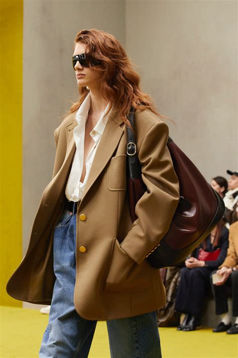 The 4 Most Surprising Bag Trends From The Fall 2023 Runways Artofit