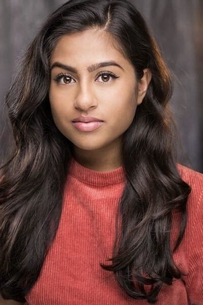 Halema Hussain About Entertainmentie