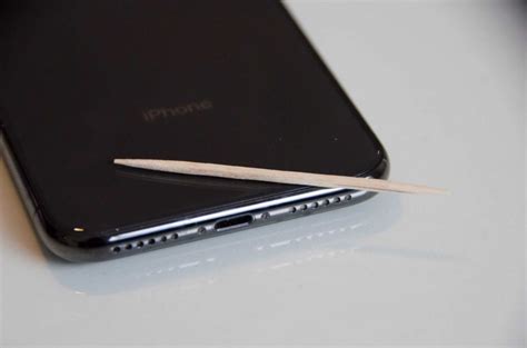 How To Clean Your Iphone S Charging Port Hawkdive Com