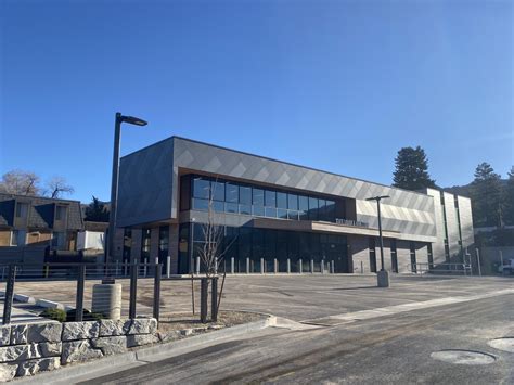 Long Awaited Liquor Store Opens In Salt Lake Citys Foothill