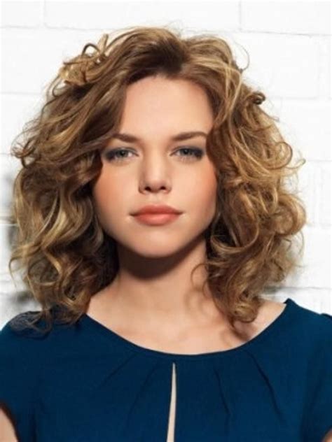 17 Unique Hairstyles For Big Frizzy Curly Hair