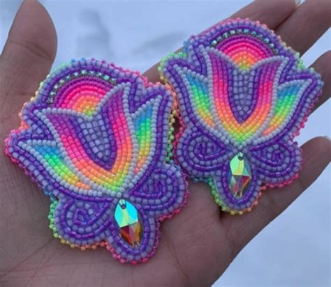 Pin By Dny Soares On Jewelry In 2022 Bead Embroidery Patterns Seed Pin By Dny Soares On Jewelry In 2022 Bead Embroidery Patterns Seed