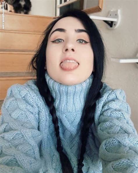 Amy Roberts Nude OnlyFans Leaks Fappening FappeningBook