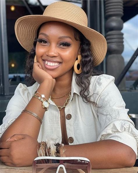 Stars Secret Love No Social Media For Her Man Daily Sun