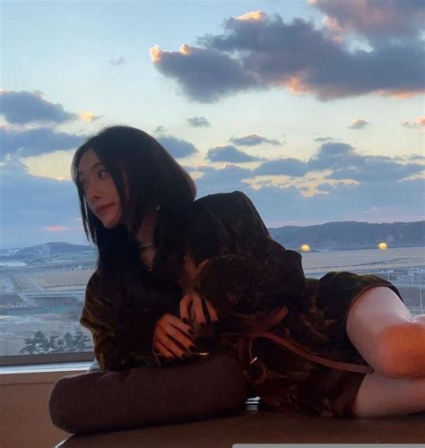 캐릭터랑 ㄹㅇ 찰떡이라 코디 열일한게 느껴지는 더글로리 속 이사라 스타일링 모음 인스티즈instiz 이슈 카테고리