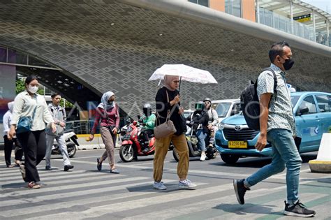 Puncak Suhu Panas Di Jabodetabek ANTARA Foto