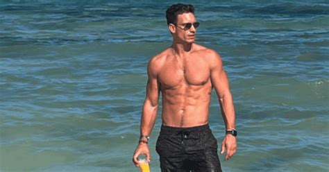 Jeff Thomas Agent Reveals Final Text Before Model Was Found Dead Meaww