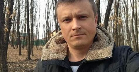 Майка ми и доведеният ми баща не одобряват подкрепата ми за брата на покойния ми баща тъй като