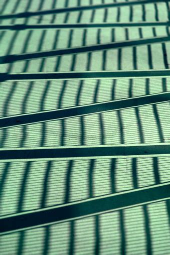 여름에 취리히시에서 그림자 패턴의 보행자 다리를 클로즈업 모던 양식에 대한 스톡 사진 및 기타 이미지 모던 양식 취리히 0명 Istock