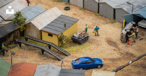 선로에 기차가 있는 기차역 모델 사진 Unsplash의 무료 러시아 이미지