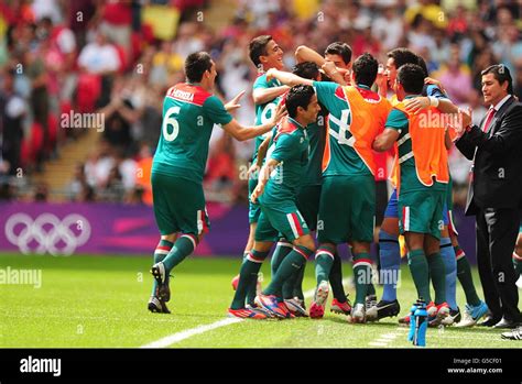Mexicos Oribe Peralta Morones Centre Obscured Celebrates With Team