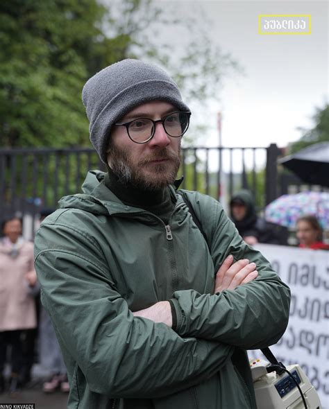 პუბლიკა ⭕️ საპროტესტო აქციებში დროს დაპატიმრებულთა ოჯახის წევრებმა საზოგადოებრივი მაუწყებლის